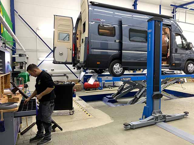 Stilvolle Wohnmobil Werkstatt In Der Nhe Fotosnull